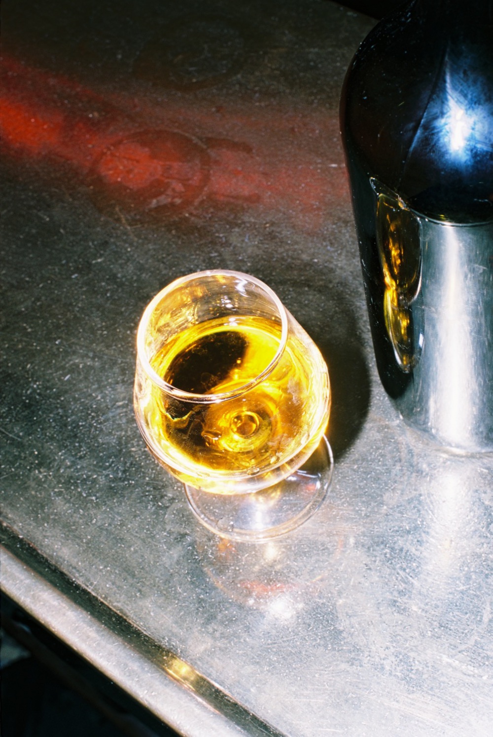 Calvados: qué es y su historia | El icónico brandy de manzana francés ...