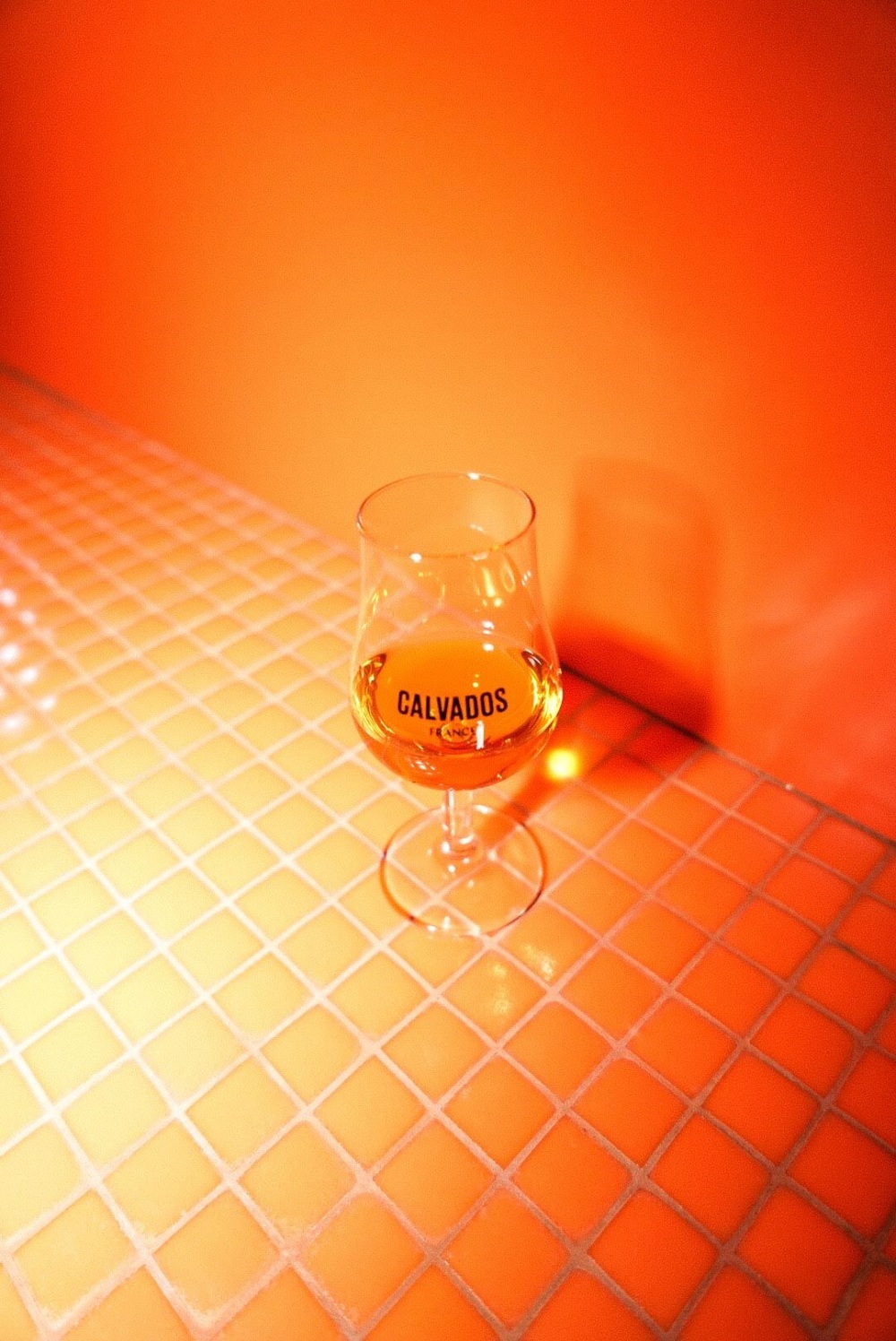 How to serve & drink Calvados brandy ? - Calvados France